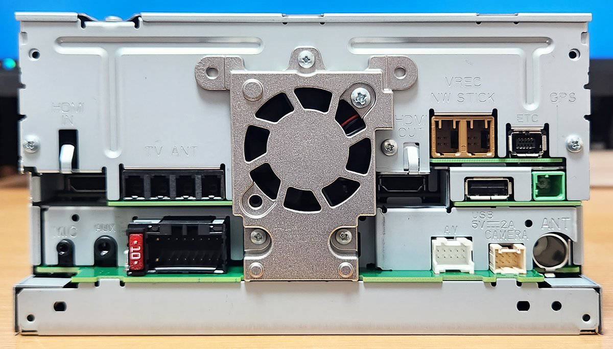 新型N-BOX(JF5/JF6)に社外ナビを自分で取り付けた話: ネット中継配信でGO!